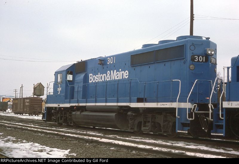 B&M 301(GP40-2)